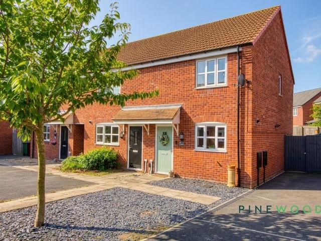 2 bedroom semi detached house for sale
