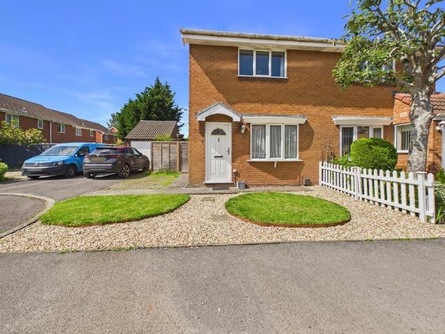 2 bedroom semi detached house for sale