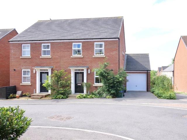 2 bedroom semi detached house for sale