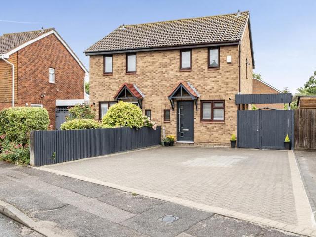 2 bedroom semi detached house for sale