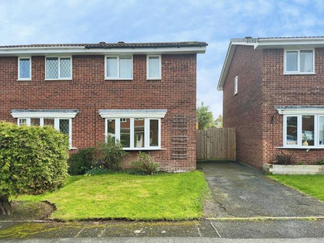 2 bedroom semi detached house for sale