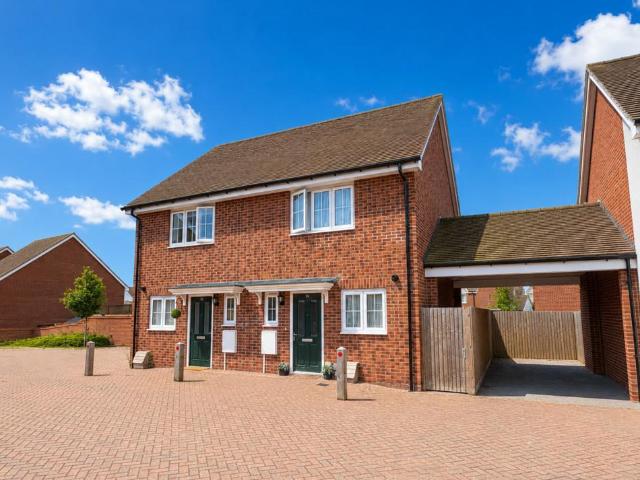 2 bedroom semi detached house for sale