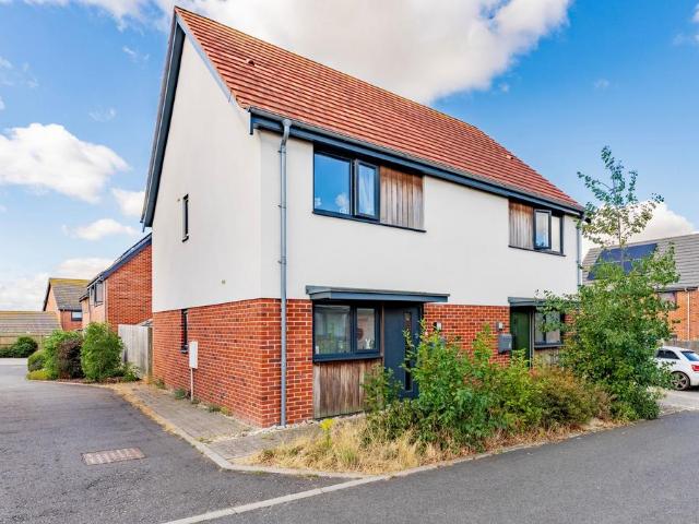 2 bedroom semi detached house for sale