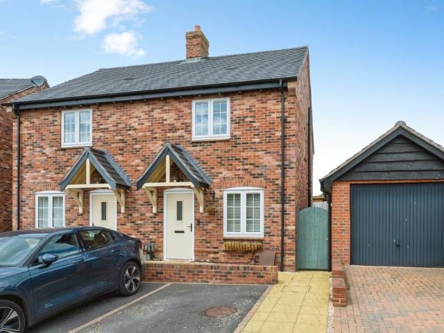2 bedroom semi detached house for sale