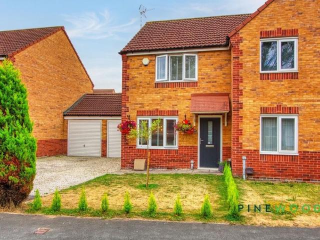 2 bedroom semi detached house for sale