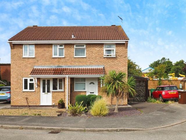 2 bedroom semi detached house for sale