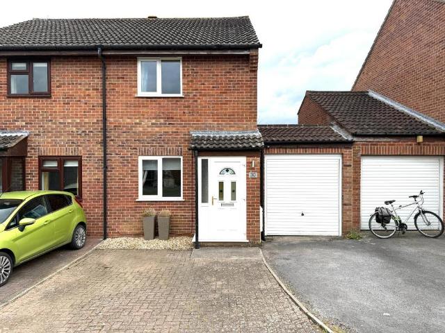 2 bedroom semi detached house for sale