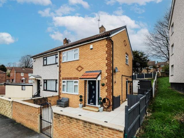 2 bedroom semi detached house for sale