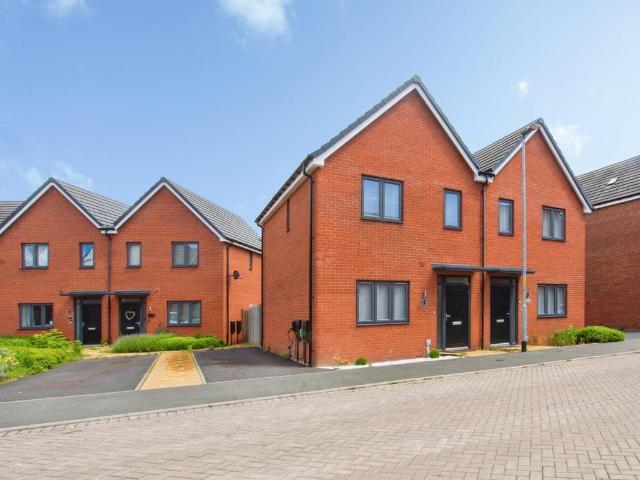 2 bedroom semi detached house for sale