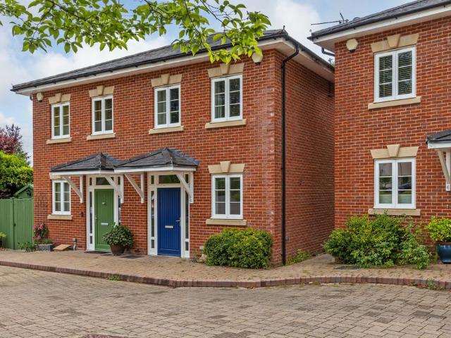 2 bedroom semi detached house for sale