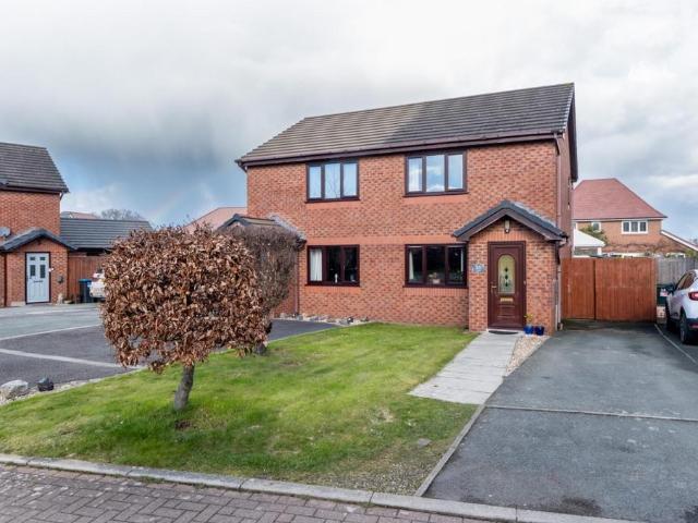2 bedroom semi detached house for sale