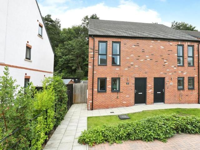 2 bedroom semi detached house for sale