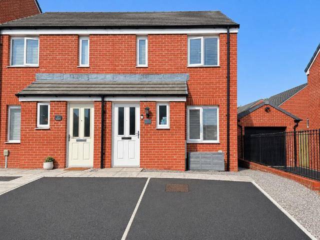 2 bedroom semi detached house for sale
