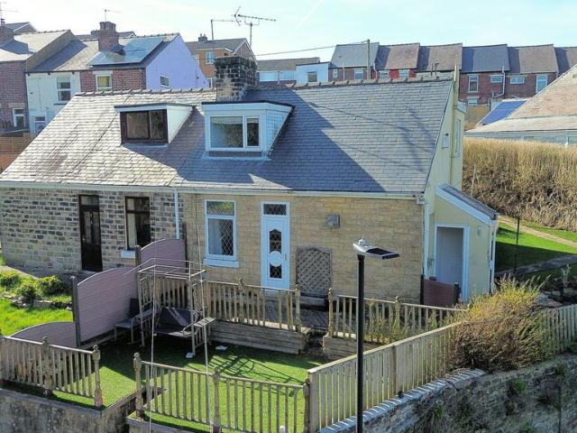 2 bedroom semi detached house for sale