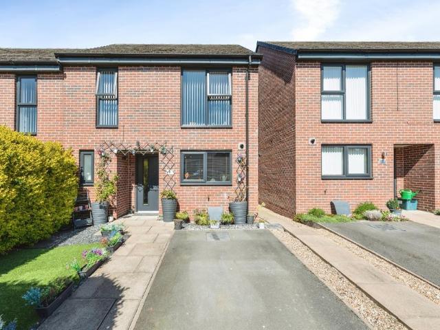 2 bedroom semi detached house for sale