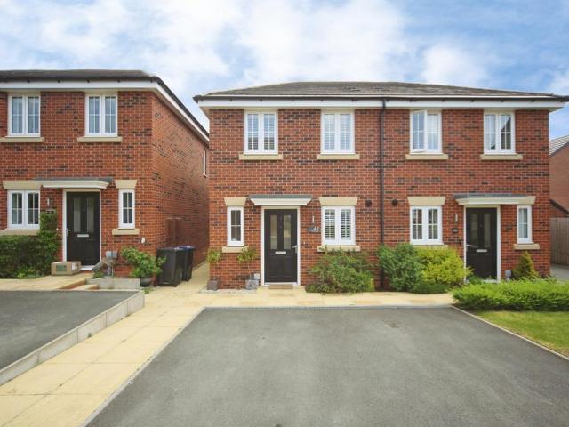 2 bedroom semi detached house for sale