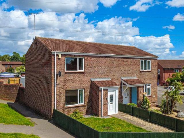2 bedroom semi detached house for sale