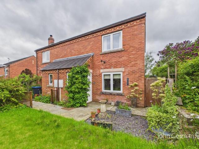2 bedroom semi detached house for sale