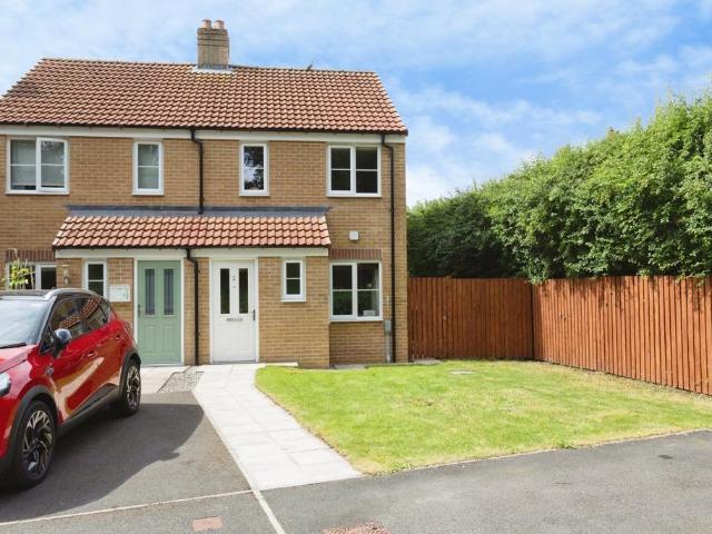 2 bedroom semi detached house for sale