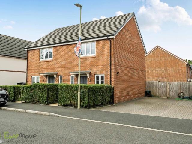2 bedroom semi detached house for sale