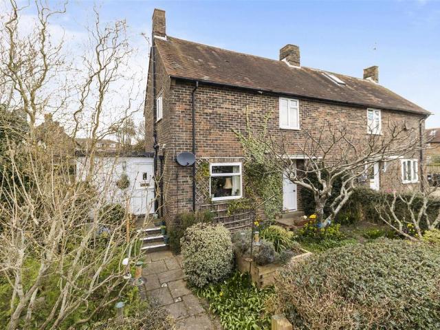 2 bedroom semi detached house for sale