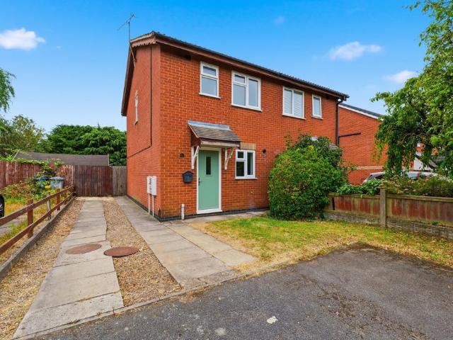 2 bedroom semi detached house for sale