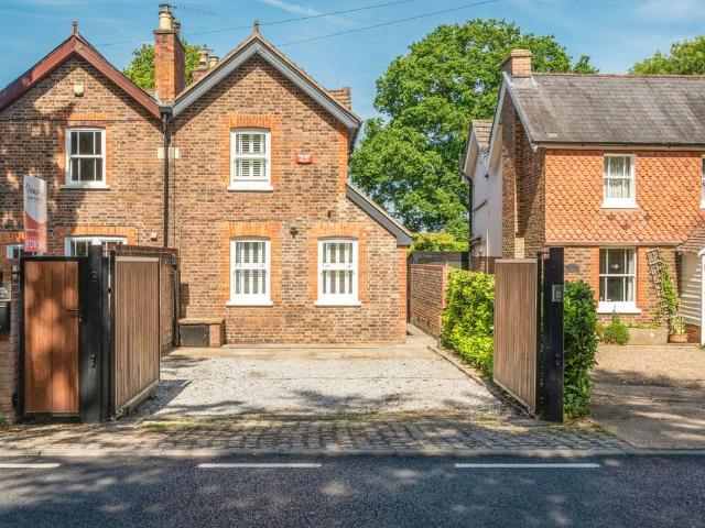 2 bedroom semi detached house for sale
