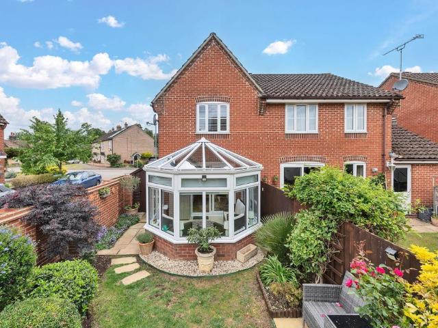 2 bedroom semi detached house for sale