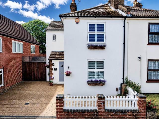 2 bedroom semi detached house for sale