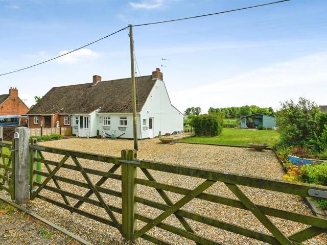 2 bedroom semi detached house for sale