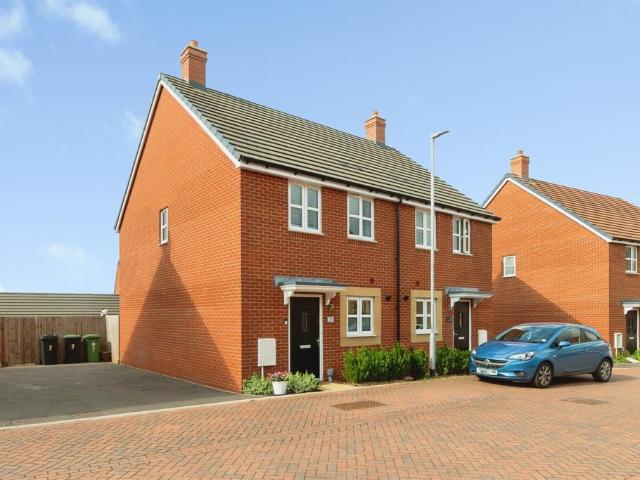 2 bedroom semi detached house for sale