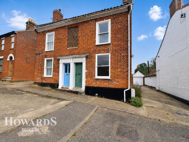 2 bedroom semi detached house for sale