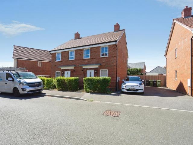 2 bedroom semi detached house for sale