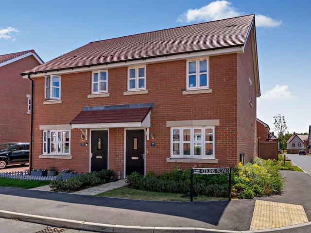 2 bedroom semi detached house for sale