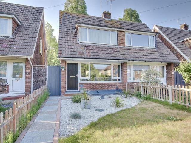 2 bedroom semi detached house for sale
