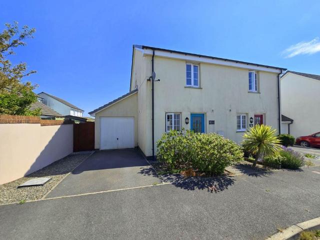 2 bedroom semi detached house for sale