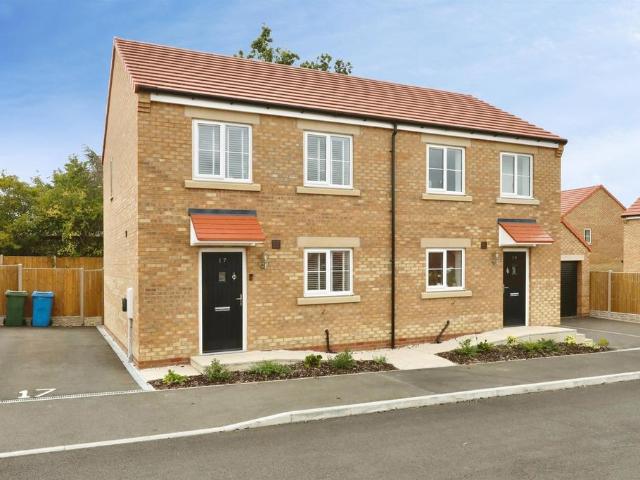 2 bedroom semi detached house for sale