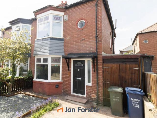 2 bedroom semi detached house for sale