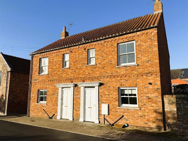 2 bedroom semi detached house for sale