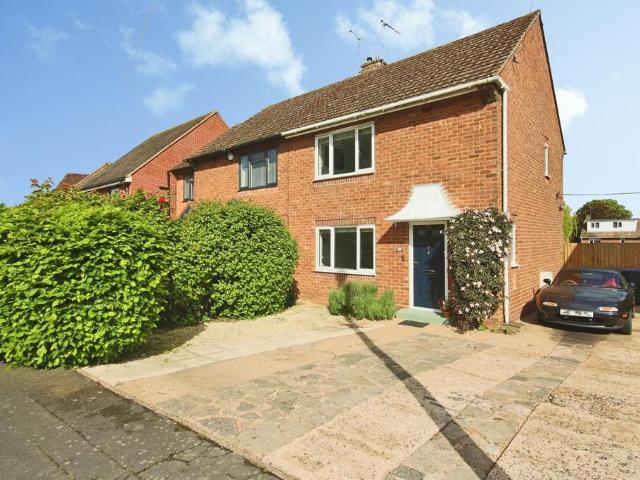 2 bedroom semi detached house for sale