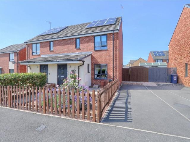 2 bedroom semi detached house for sale
