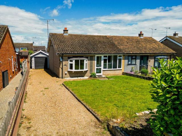 2 bedroom semi detached house for sale