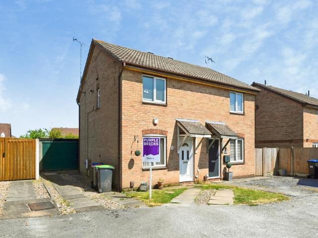 2 bedroom semi detached house for sale