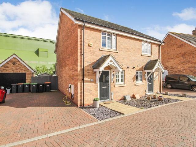 2 bedroom semi detached house for sale