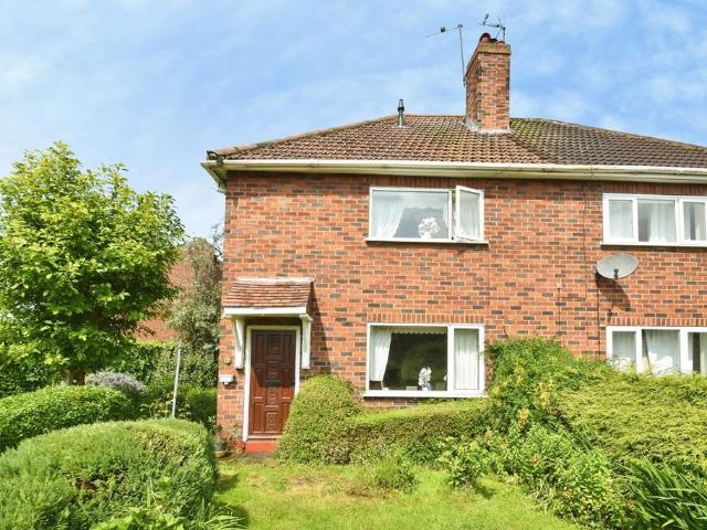 2 bedroom semi detached house for sale
