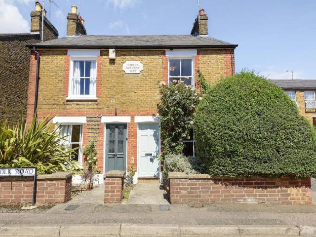 2 bedroom semi detached house for sale