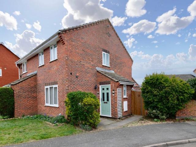 2 bedroom semi detached house for sale
