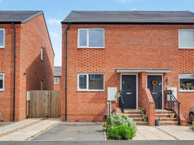2 bedroom semi detached house for sale