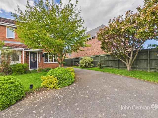 2 bedroom semi detached house for sale