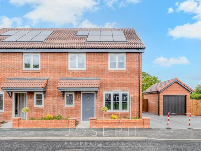 2 bedroom semi detached house for sale